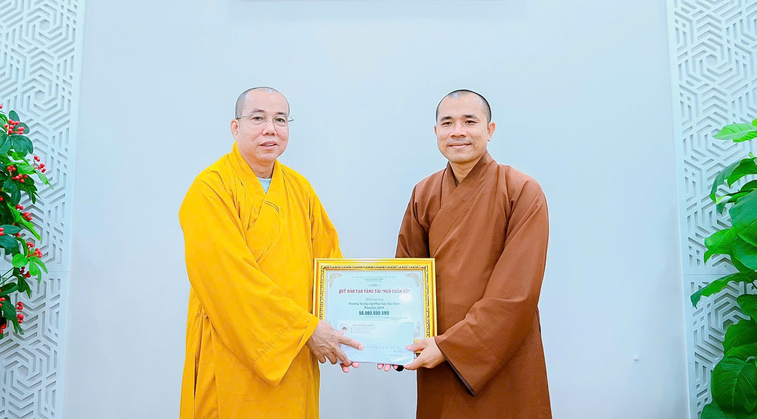 Bạc Liêu: Tri ân Quỹ khuyến học “Ngộ Chân Tử” Chùa Hoằng Pháp - Trường ...