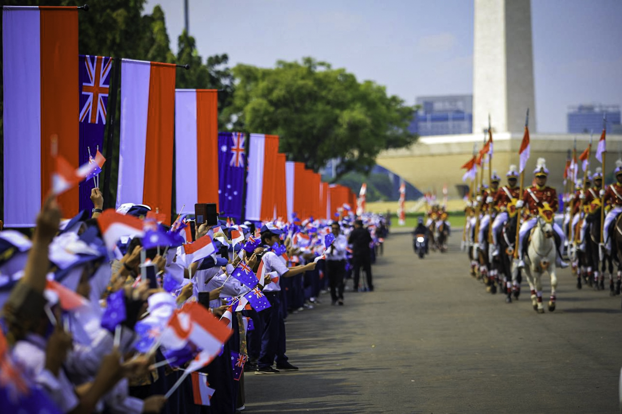Students Welcome PM Albanese at National Monument - Beranda Nusa