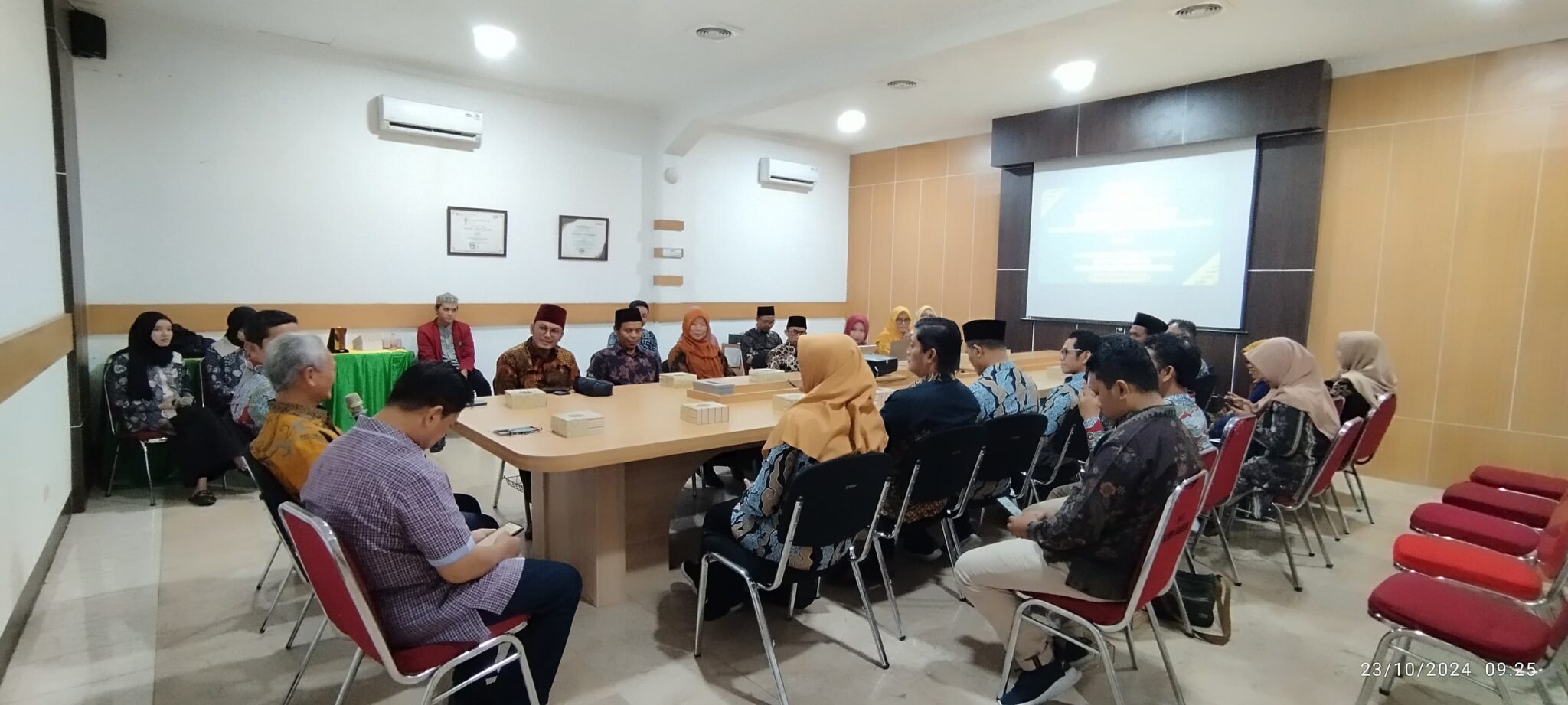 Benchmark Kurikulum Prodi PAI UIN Sayyid Ali Rahmatullah Tulungagung dengan Prodi PAI Uninus ...